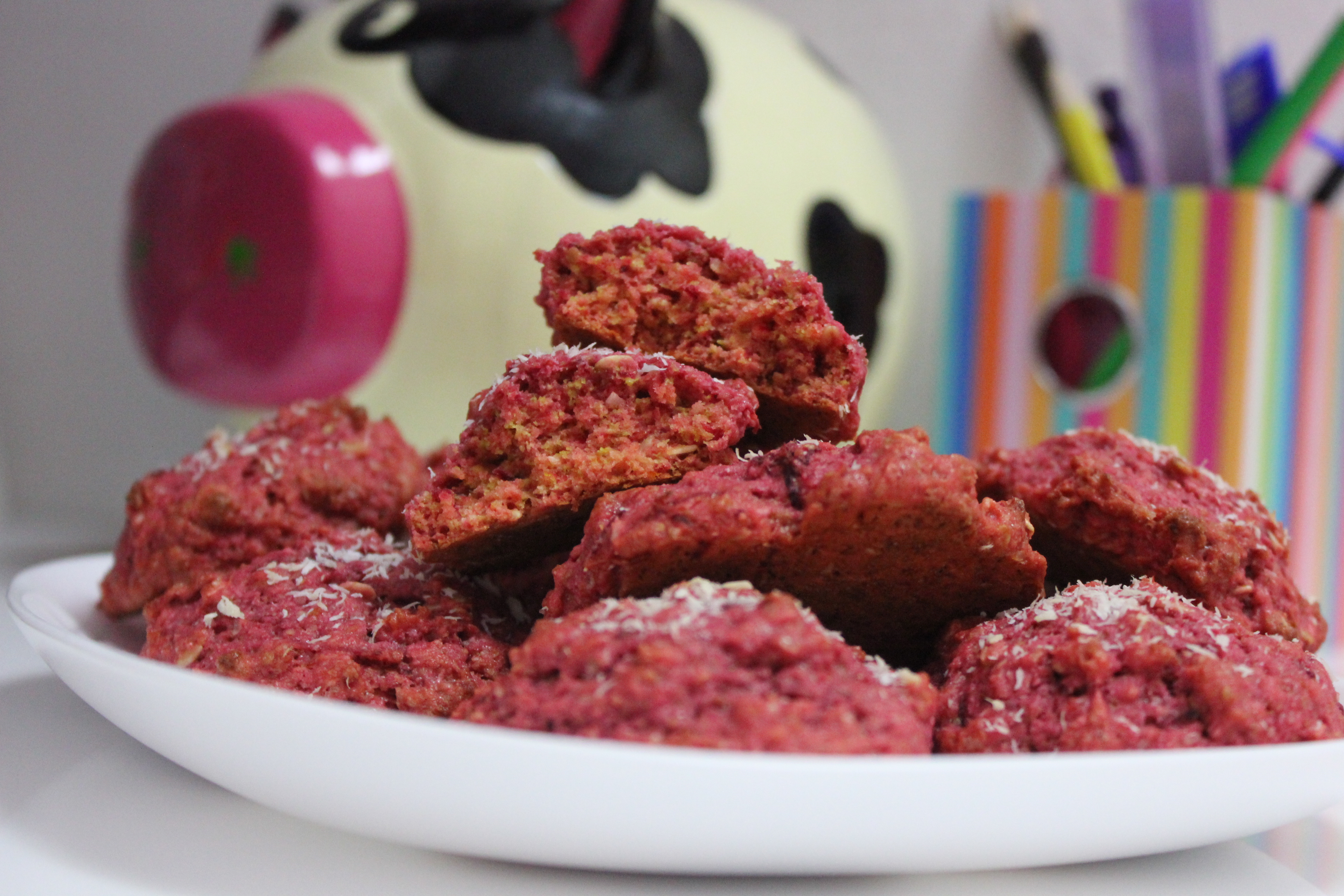 Biskota vegane me panxhar të kuq - Bake My Day Happy