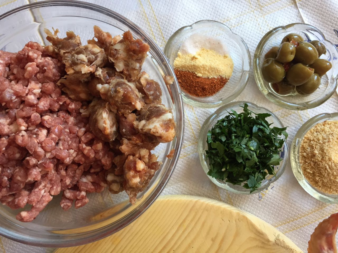 Pulë e mbushur me patate furre. - Bake My Day Happy