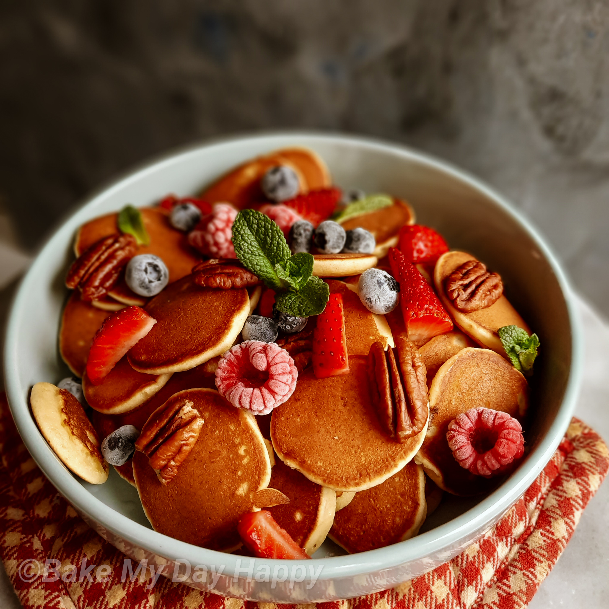 Mini pancakes receta ideale për mëngjes - Bake My Day Happy